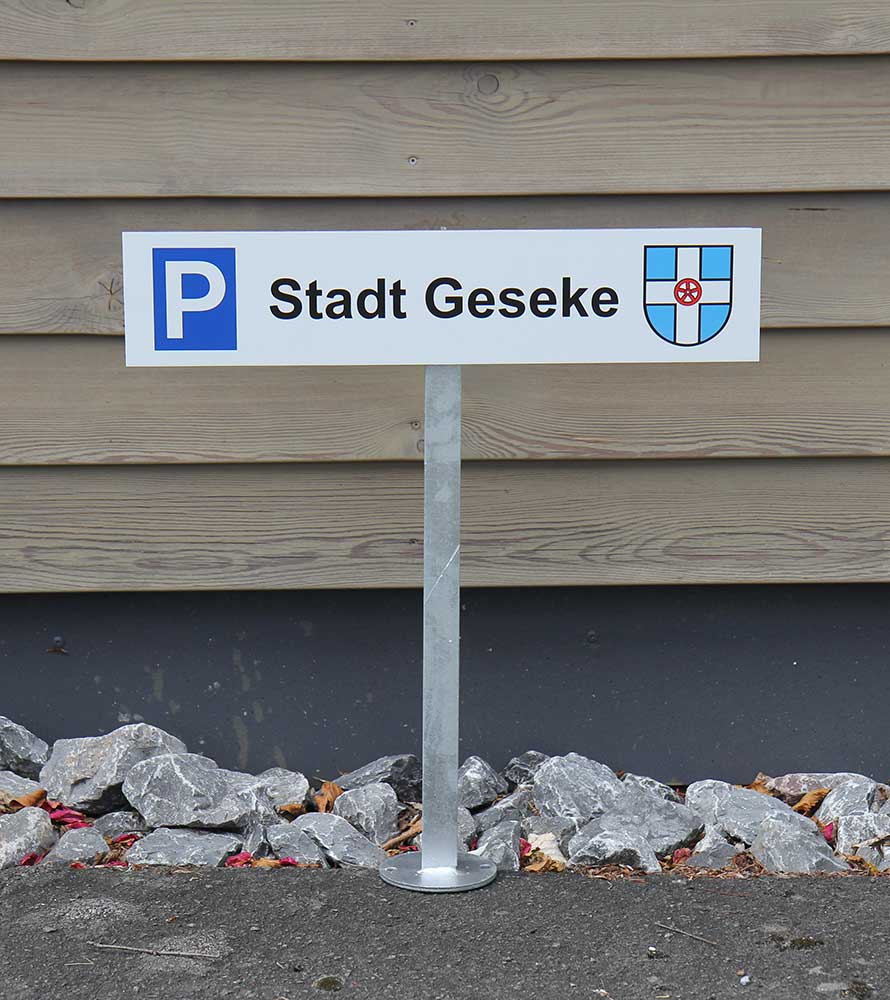 Parkplatzschild mit Pfosten | MAAS GmbH